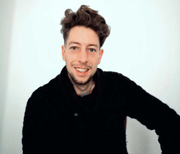 Adrián Oliva Recio, autor en Revista Online sobre Salud en español